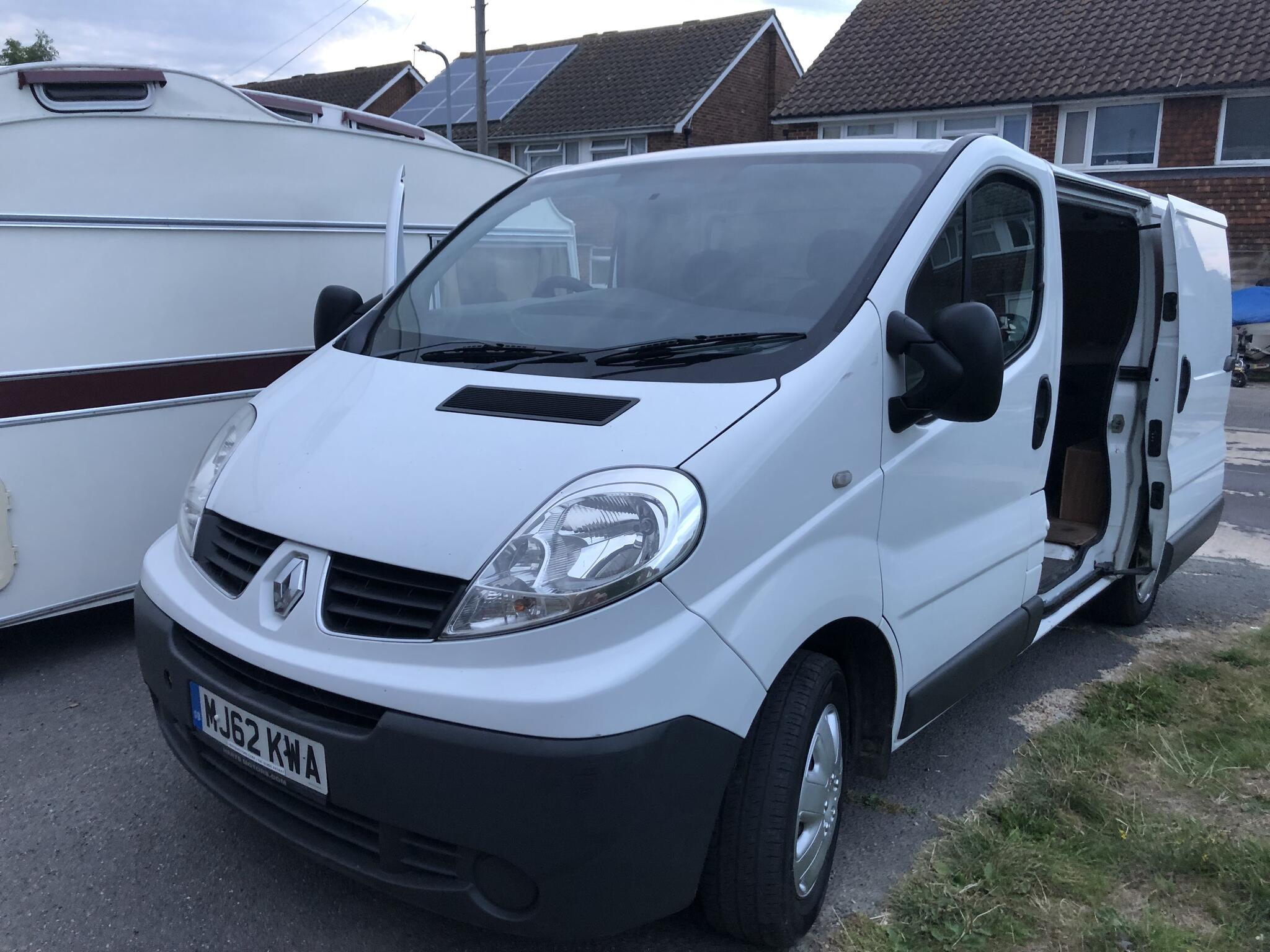 Victor van - Hastings, GB-ENG - Nextdoor