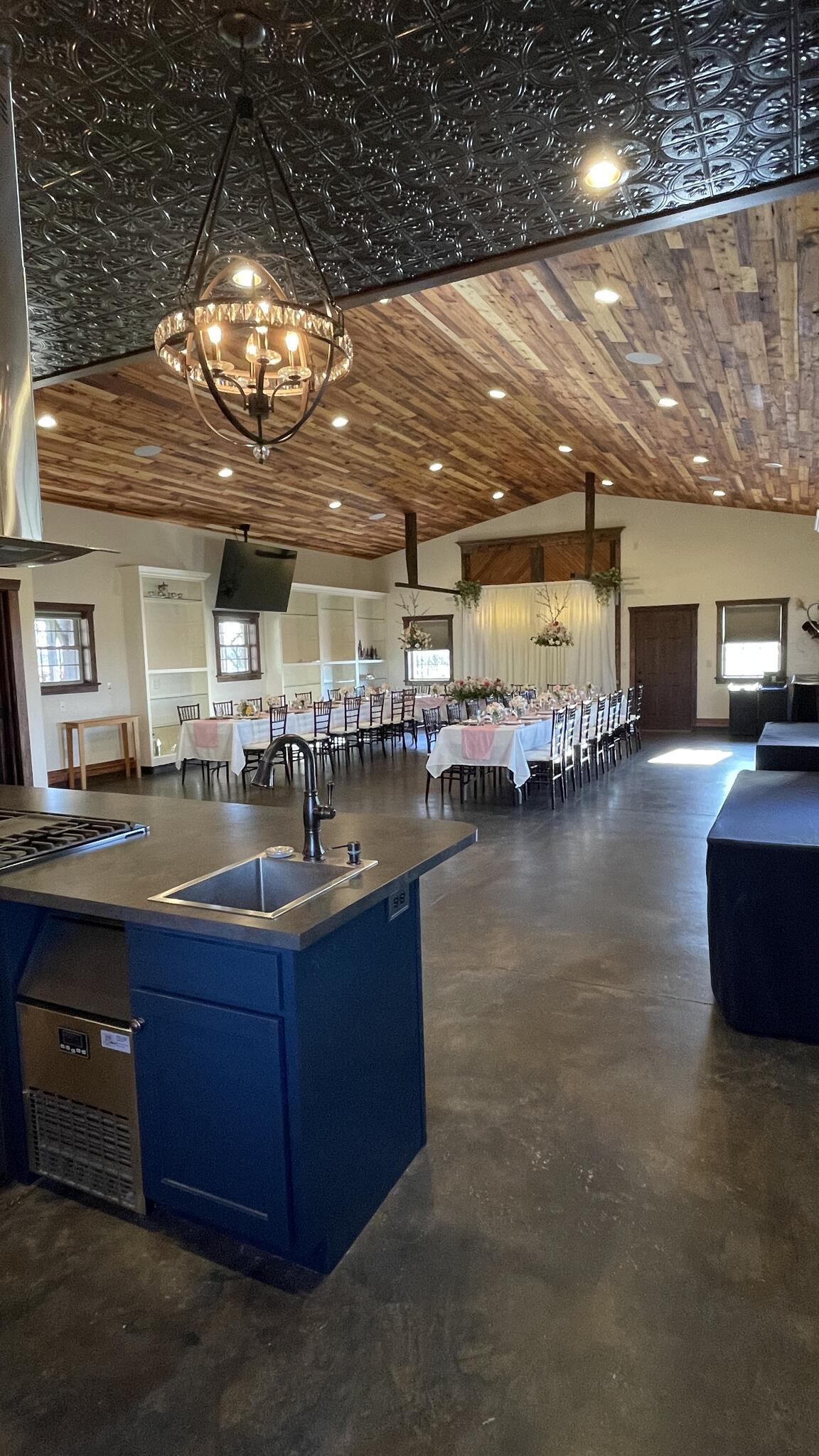 Black Creek Ridge Flower Farm & Madison Rose Event Center - Laotto, IN ...