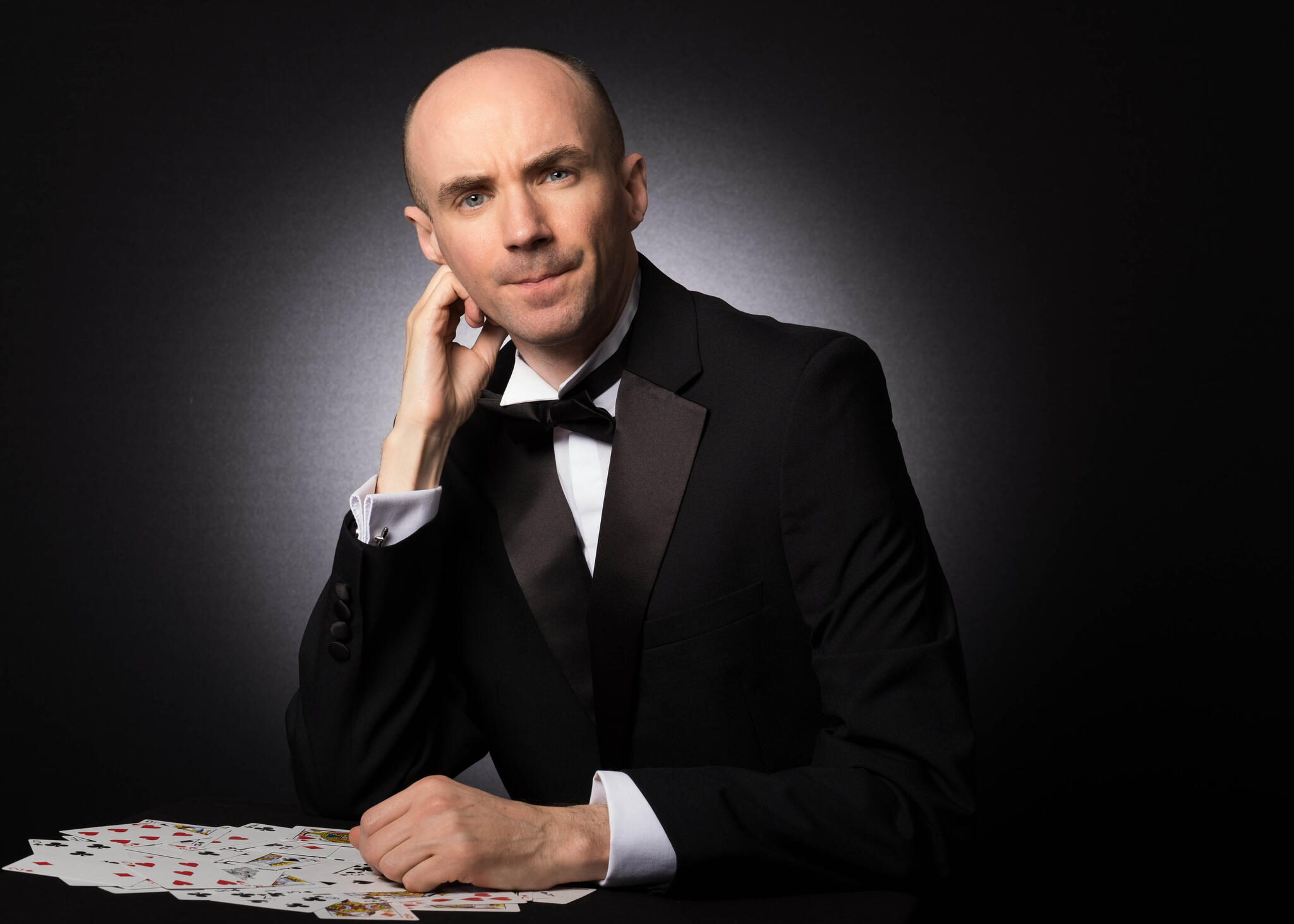 Caspar Thomas (magician) - London, England - Nextdoor