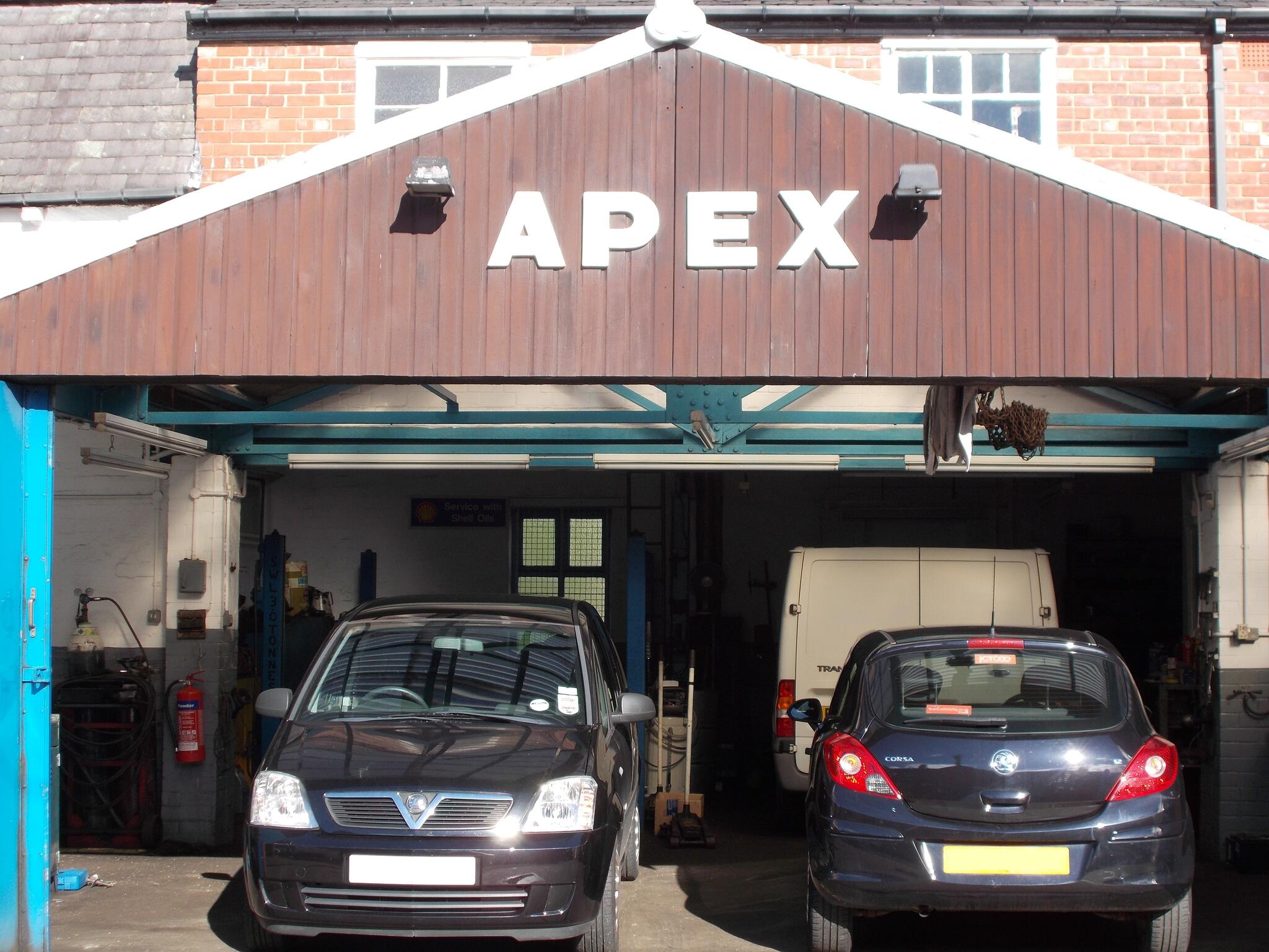 Apex Garage - Harrogate, GB-ENG - Nextdoor