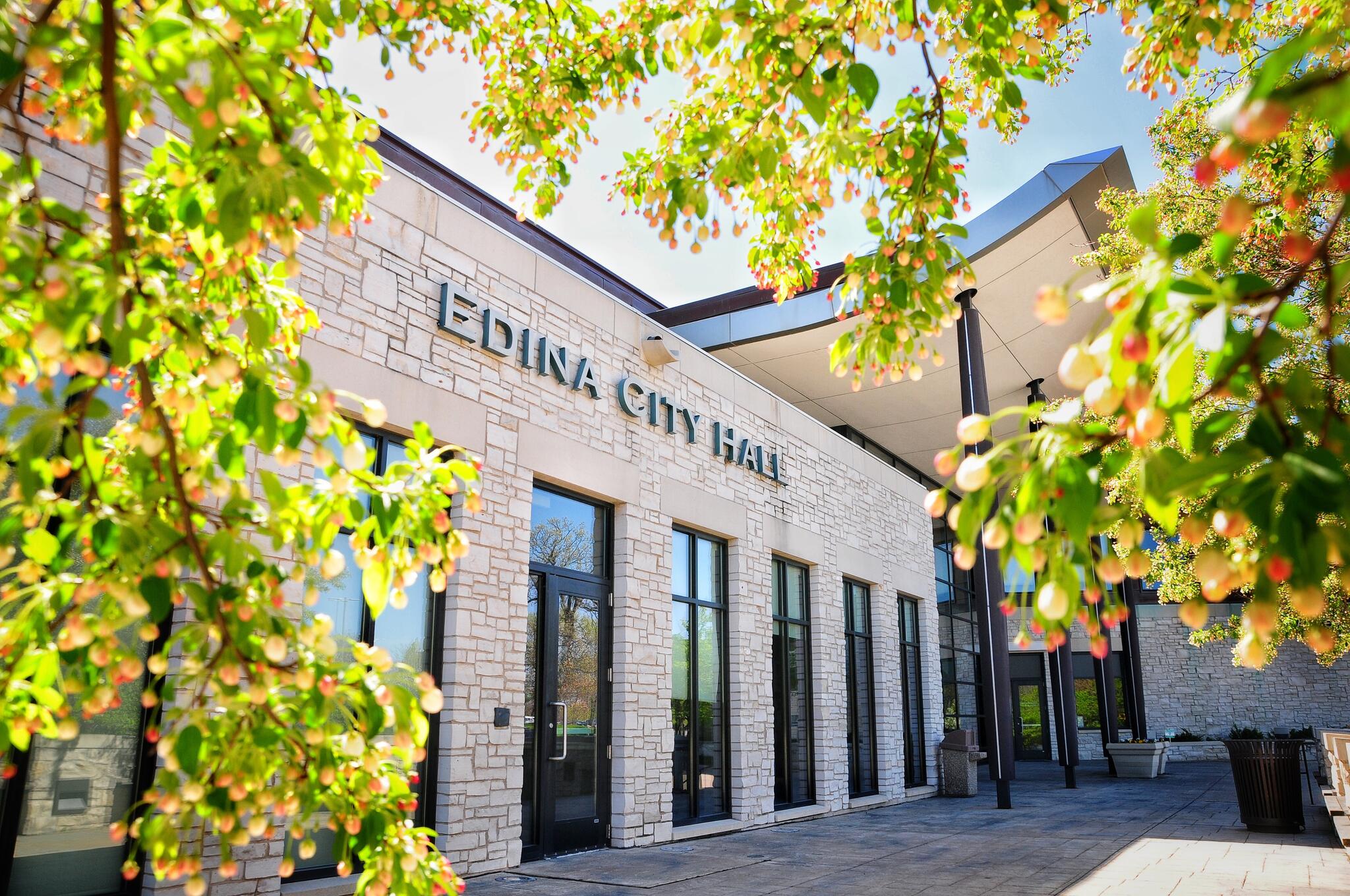 Edina Police Welcomes New Officers: