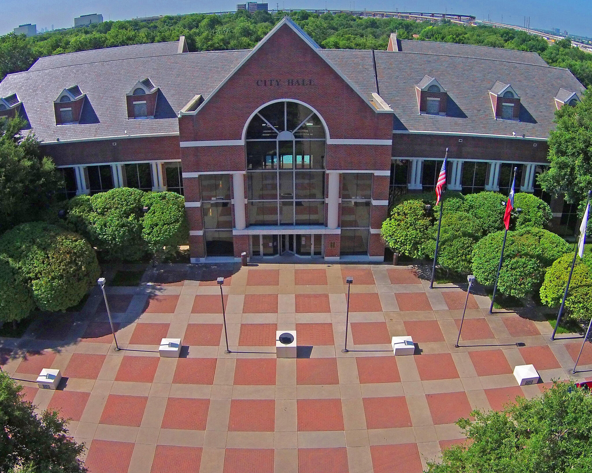 MAYOR ROBERT DYE HOLDS OPEN OFFICE THIS AFTERNOON FOR 'TELL IT TO THE ...