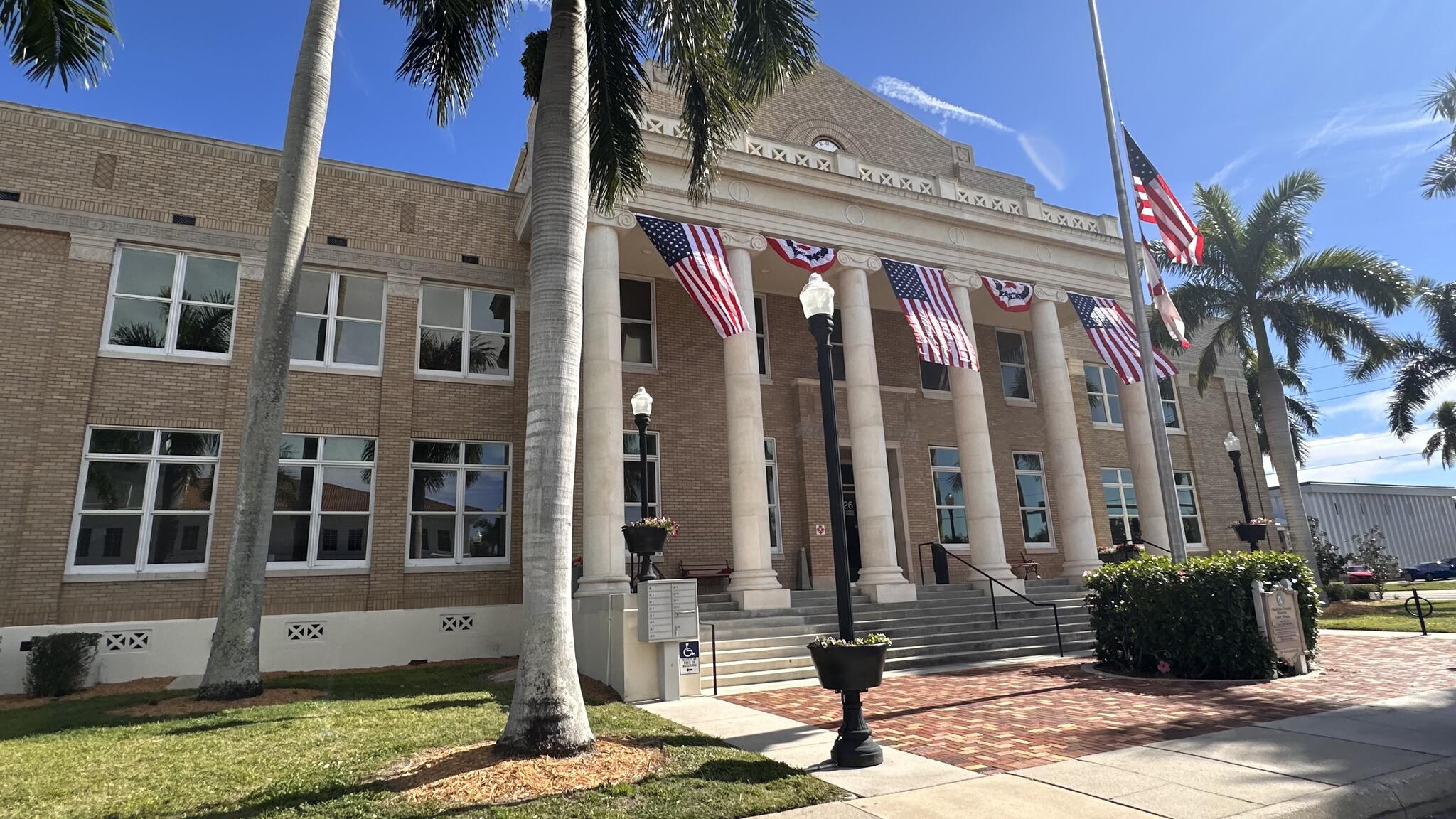 Charlotte County Supervisor of Elections - 587 updates