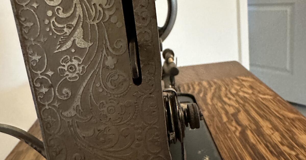 1890s Singer Sphinx Treadle Sewing Machine for $395 in Goodyear, AZ ...
