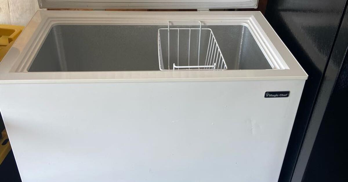 Magic Chef Chest Freezer for Free in St. Petersburg, FL | For Sale ...
