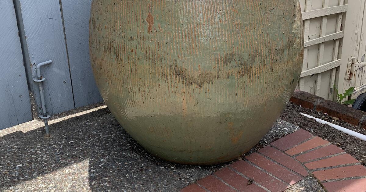 Large 28 inches Diameter Ceramic Round Pot for $190 in Palo Alto, CA ...