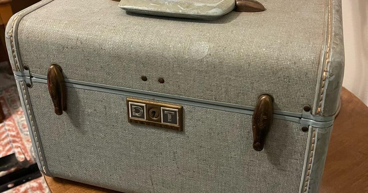 Vintage Samsonite Small Suitcase for $30 in Nashville, TN | For Sale ...