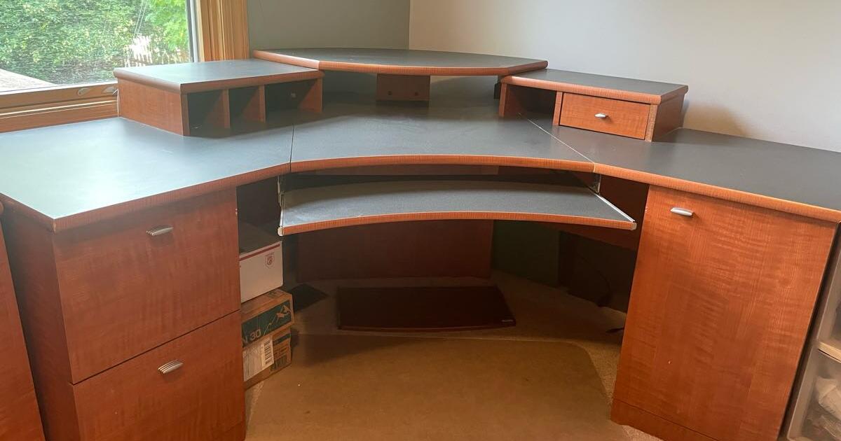 Curved corner desk for $250 in Florissant, CO | Finds — Nextdoor