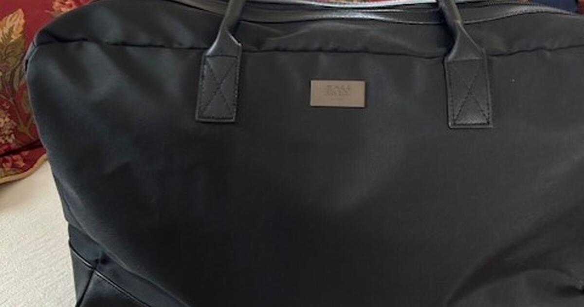 NEW Men's Black Hugo Boss Duffle Tote Bag Padded. 19 X 13 X 6 inches ...