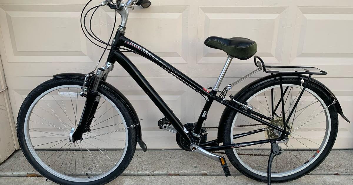 Specialized globe . Hybrid / comfort / cruiser bike 26” wheels ,SEE ...