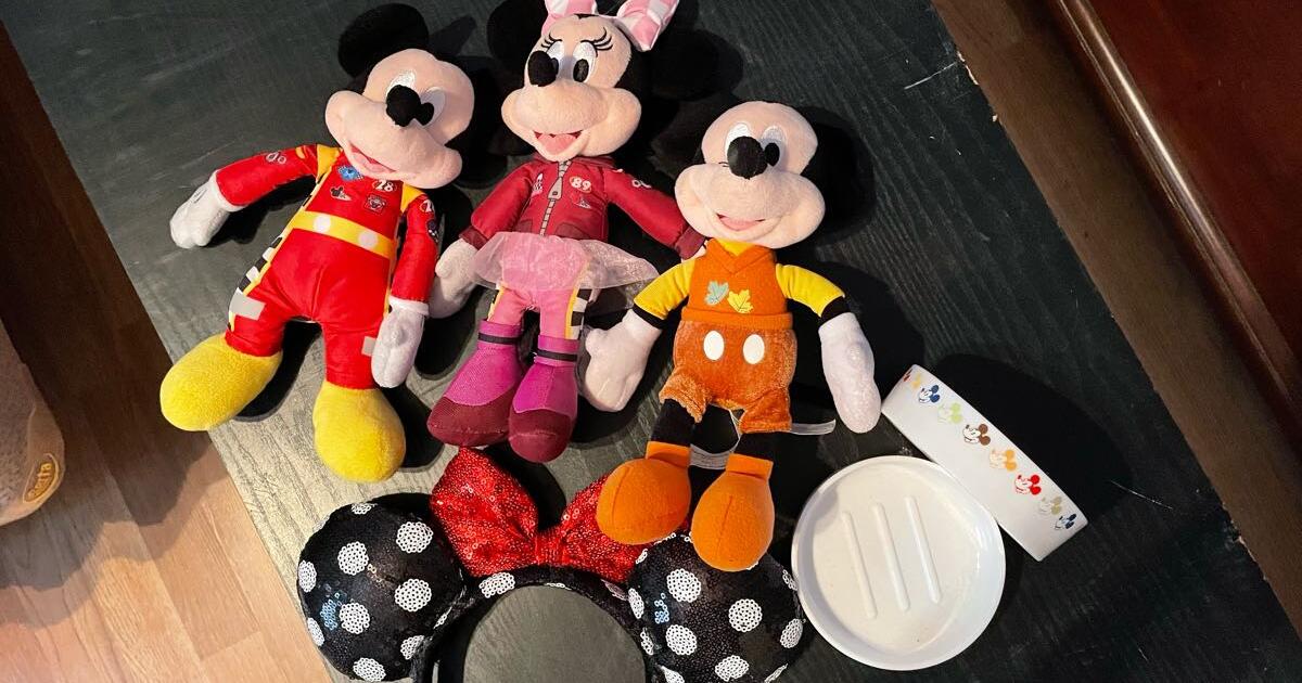 Mickey & Minnie mouse for $5 in Indian Trail, NC | For Sale & Free ...