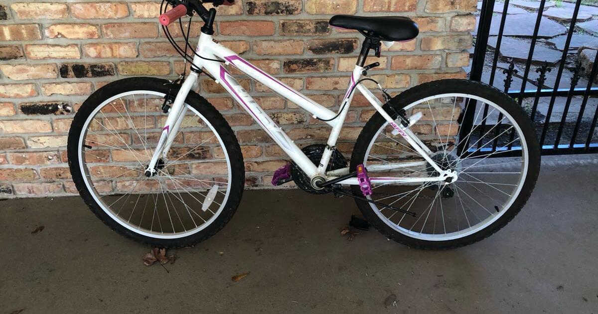 Girls Huffy Mountain Bike 26” wheels for $25 in Baton Rouge, LA | For ...
