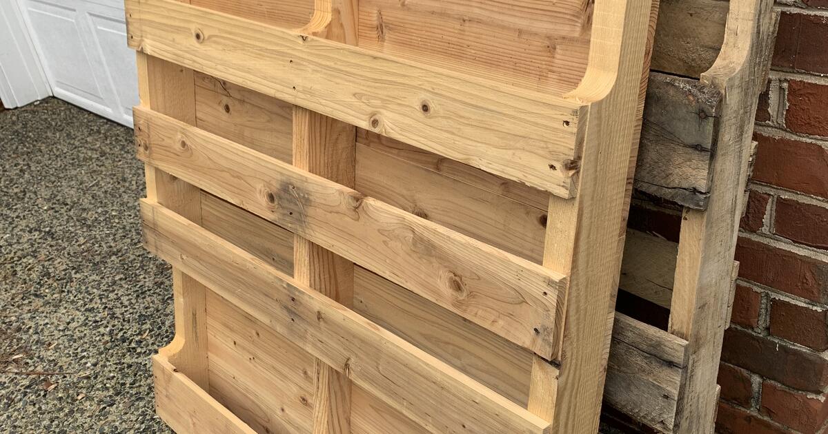 Free- 2 relatively clean pallets for Free in Williamsburg, VA | For ...