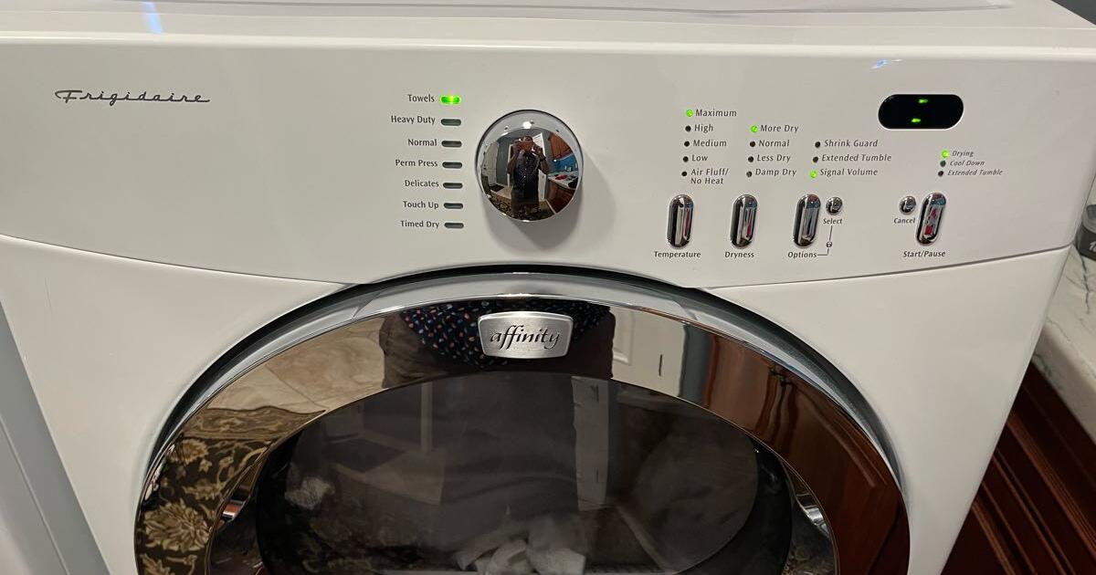 Frigidaire Affinity Washer and Dryer w/ pedestals for $200 in ...