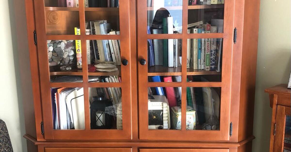 Corner bookcase for Free in Naperville, IL | For Sale & Free — Nextdoor