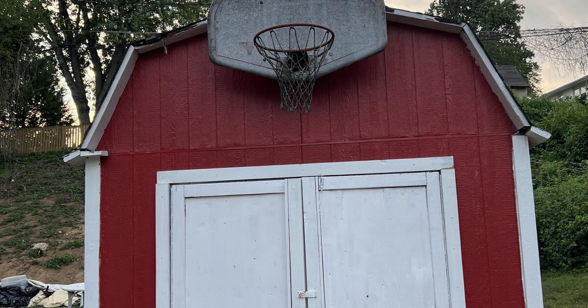 FREE AMISH BARN-STYLE WOODEN SHED - THE BASKETBALL BACKBOARD AND HOOP ...