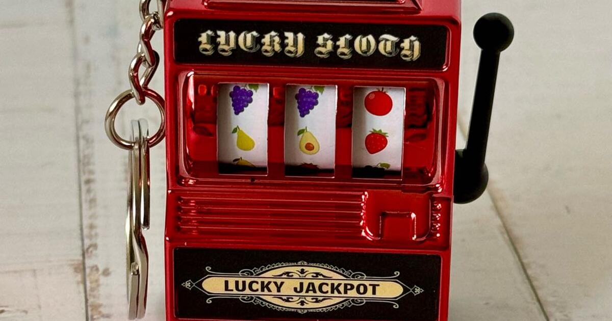 Mini Slot Machine Keychain for $15 in Warren, MI | For Sale & Free ...