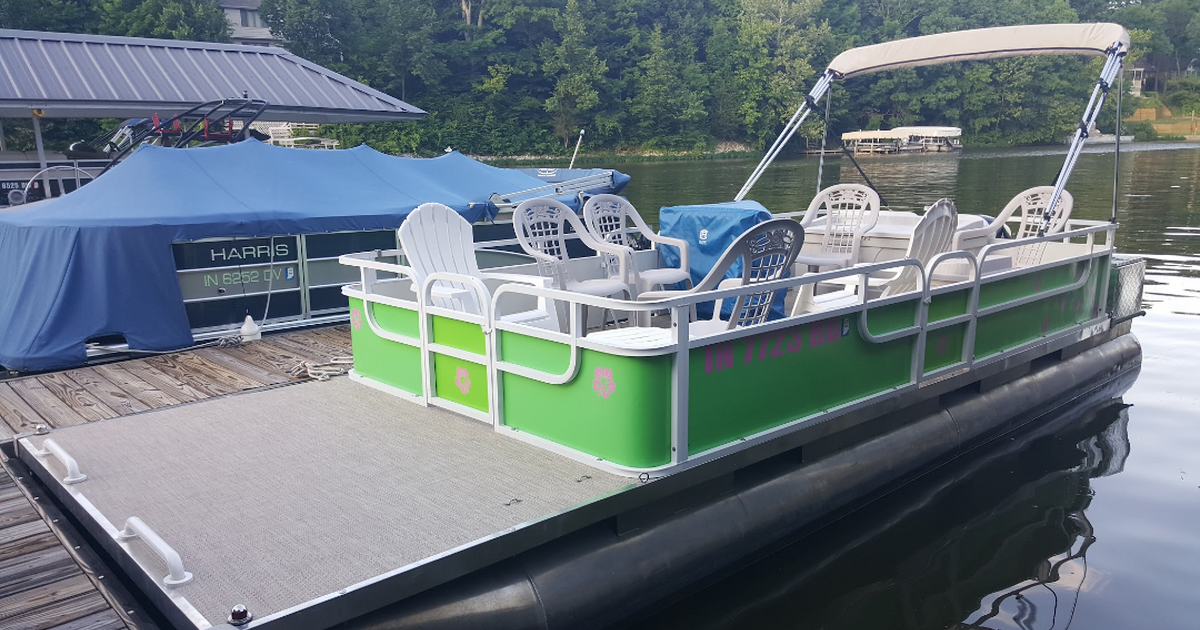 Pontoon boat for $5900 in Cicero, IN | For Sale & Free — Nextdoor