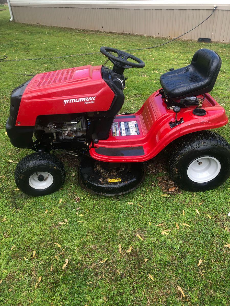 42-inch Murray Lawn Tractor for $400 in Jackson, TN | For Sale & Free ...