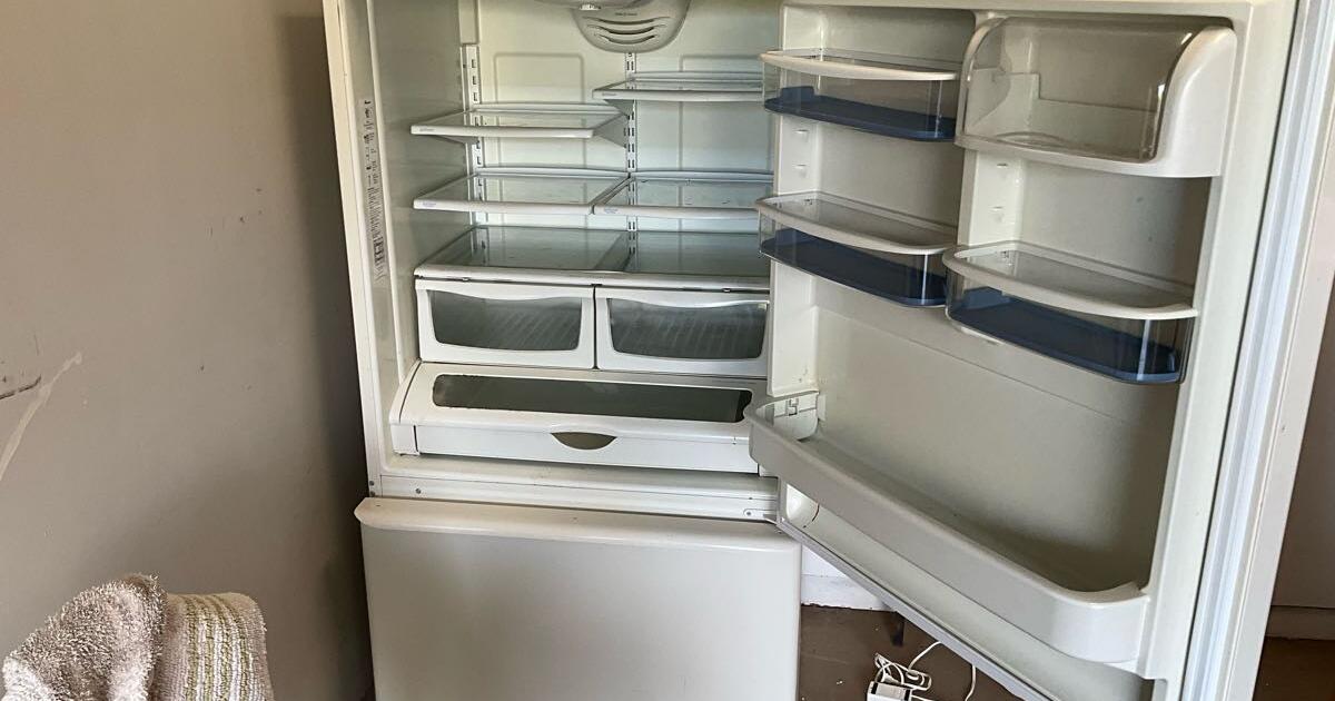 Full size working fridge…great shape. FREE FREE FREE 951 255 8297 for ...