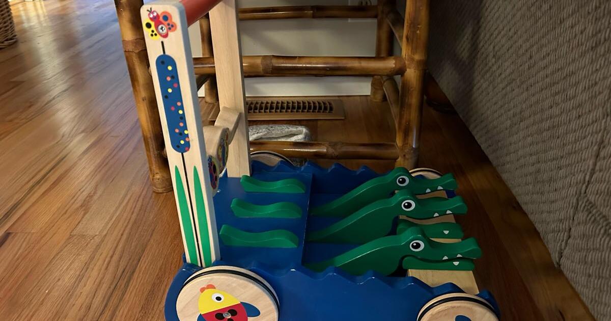 Wooden Alligator Push Toy for Free in Shoreline, WA | For Sale & Free ...