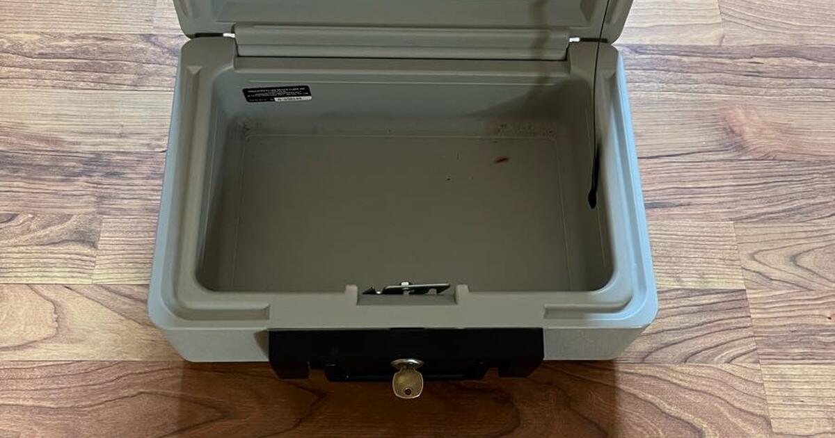 Sentry Fireproof Safe 1100 for $30 in Santa Fe, NM | For Sale & Free ...