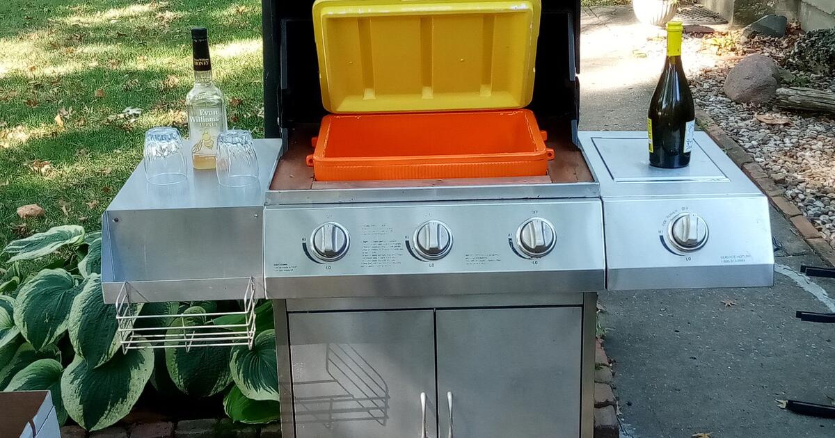 "Bar" B-Que Grill for Free in Overland Park, KS | For Sale & Free ...