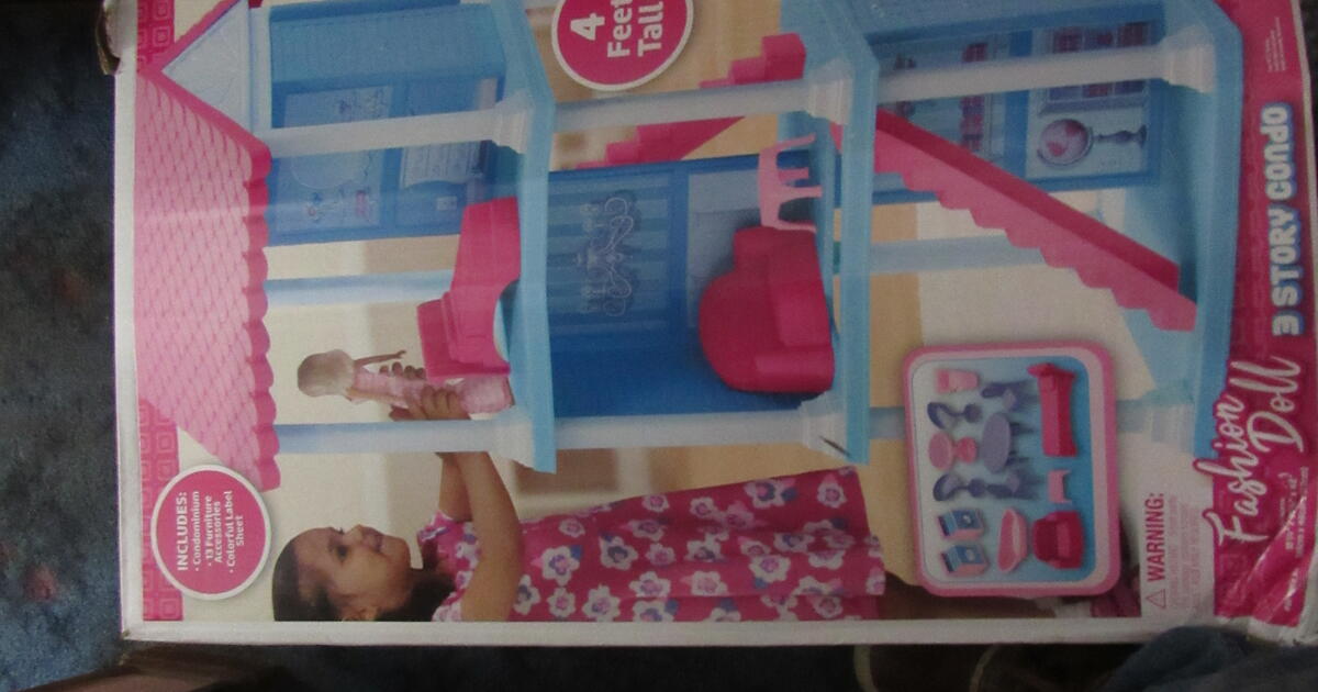 4 Foot Doll House FREE in Townsend, MA | For Sale & Free — Nextdoor