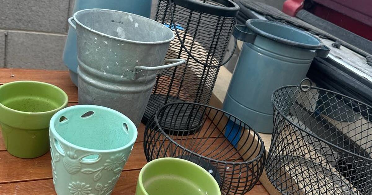 Assorted Plant Pots and Vases for Free in Mesa, AZ | For Sale & Free ...