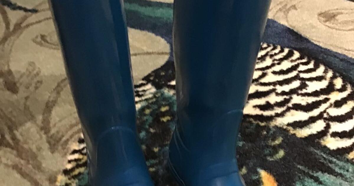 EUC Hunter dark turquoise rain boots size 8 for $40 in Southfield, MI ...