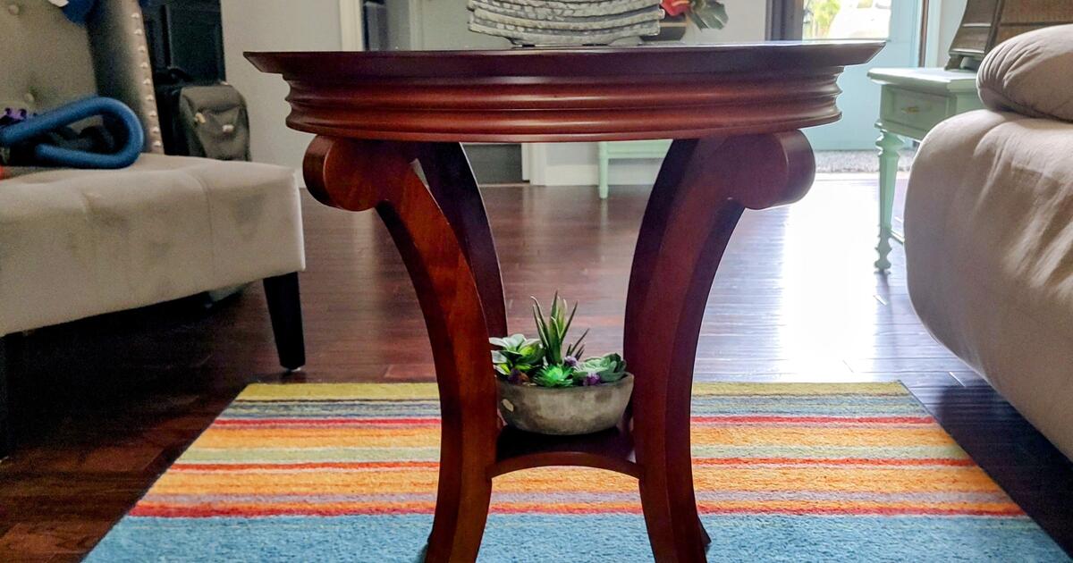 BOMBAY Stand for $35 in Ormond Beach, FL | For Sale & Free — Nextdoor