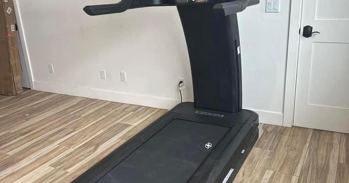 NEW, STILL IN BOX - NordicTrack X22i (Elite) Commercial Treadmill for ...