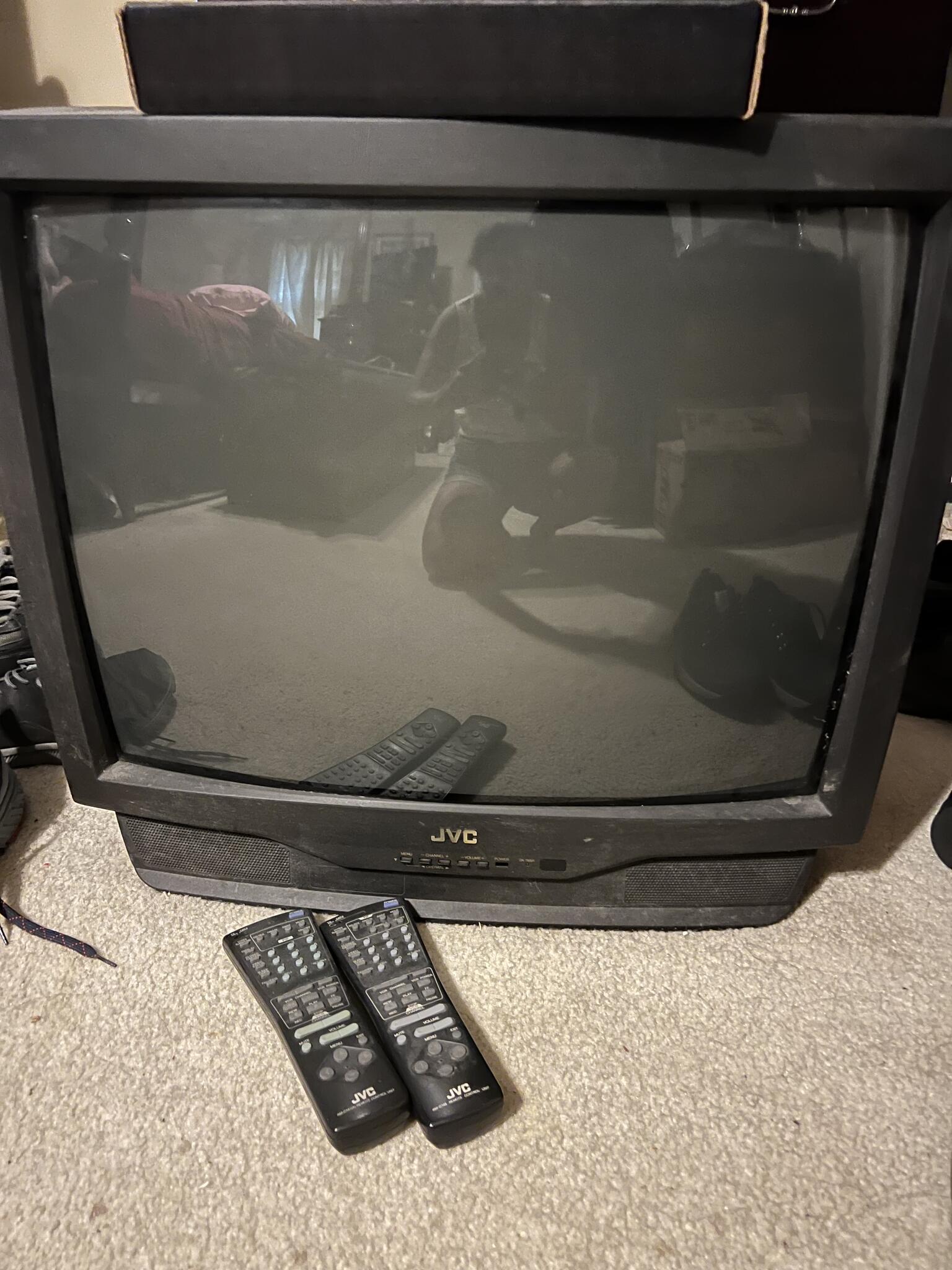 27in JVC TV with remote - munimoro.gob.pe