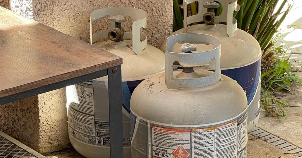 Full Propane Tanks for BBQ grills, outdoor heaters, and fire pits for ...