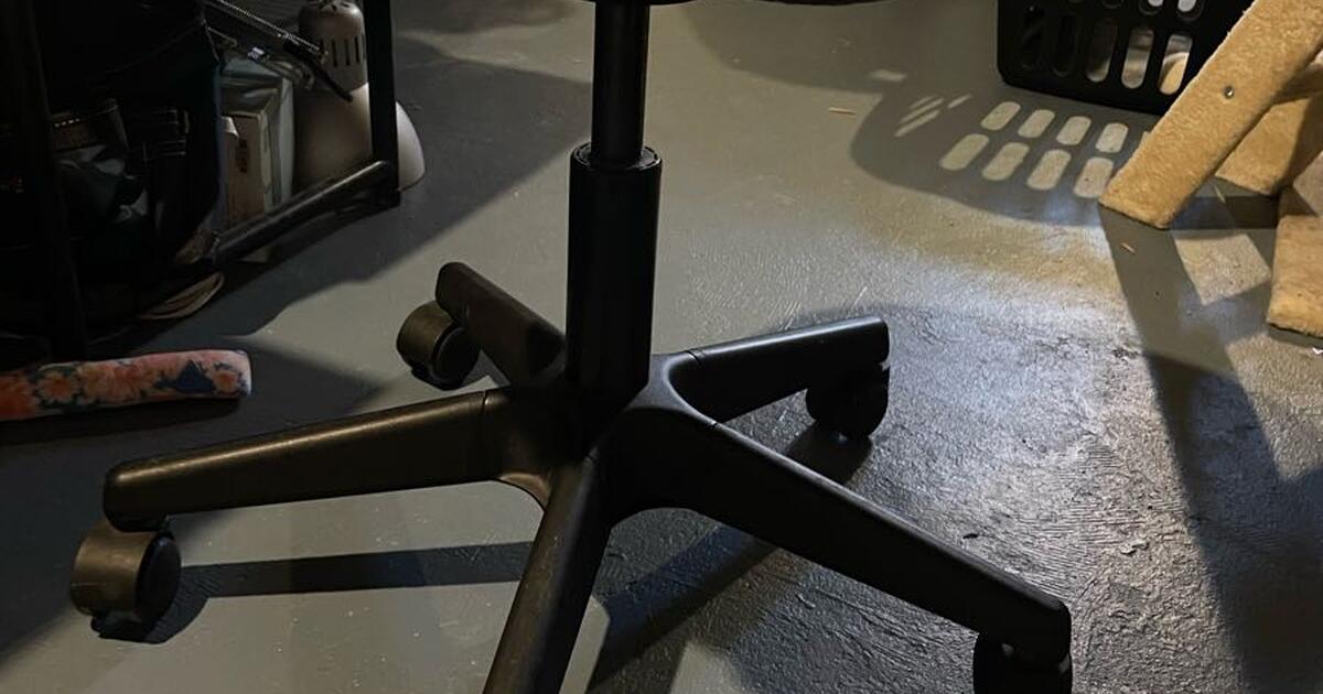 Desk chair - comfortable - backless. for Free in Minneapolis, MN | For ...