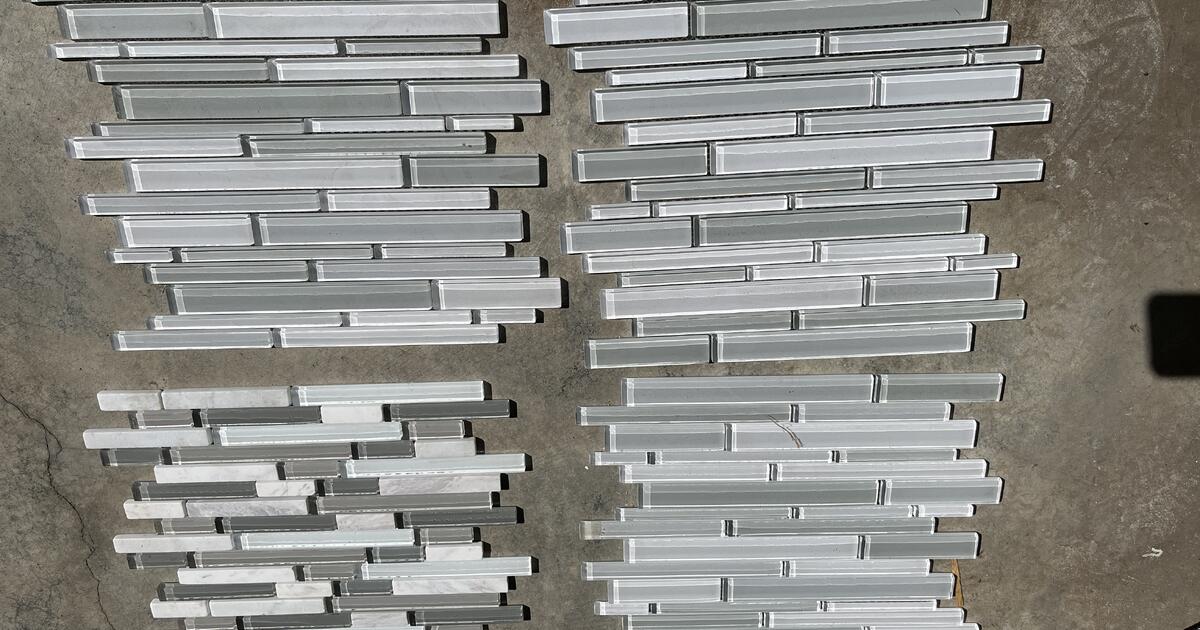 Glass accent tile for Free in Canby, OR | For Sale & Free — Nextdoor