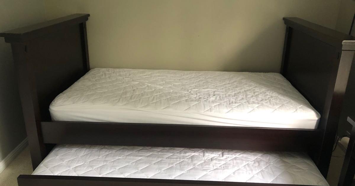 Pottery Barn Farmhouse twin trundle bed with matching nightstand and ...