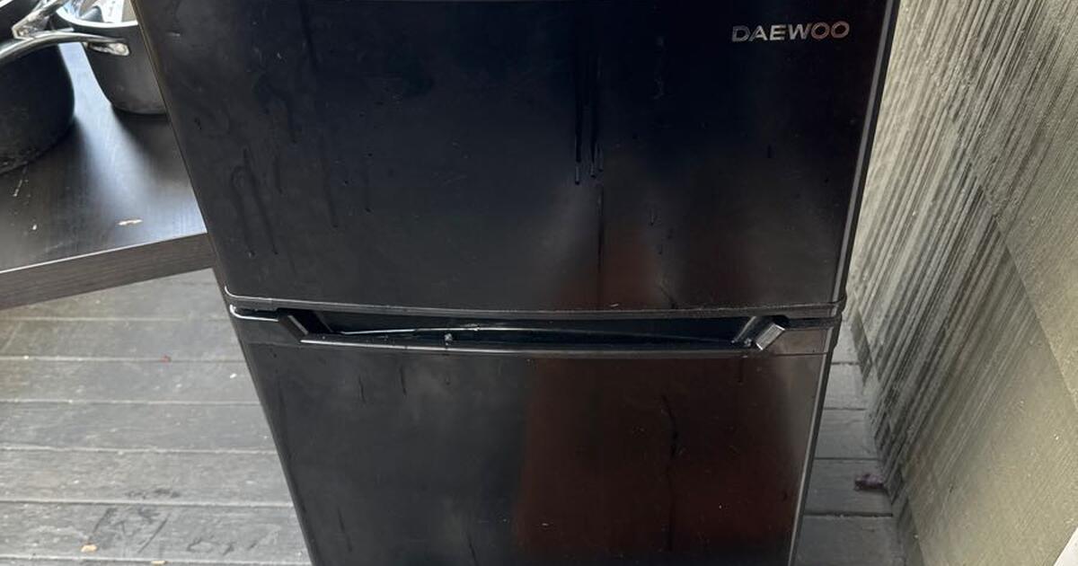 Daewoo Mini Fridge - MUST PICK UP TODAY 11/22 for Free in Portland, OR ...