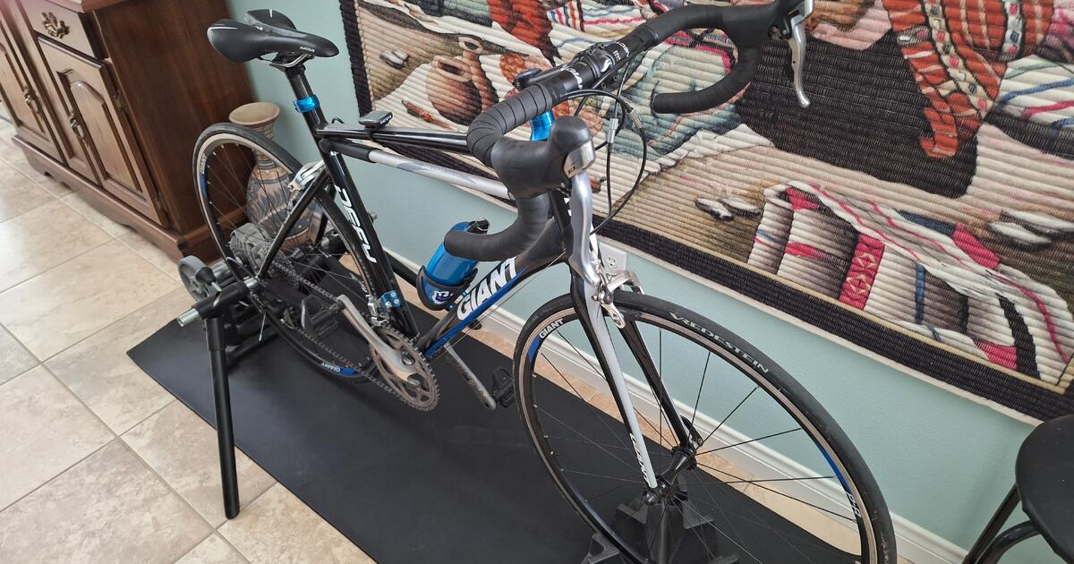 Giant Defy Roadbike plus CycleOps cycling trainer, mat, & computer for ...