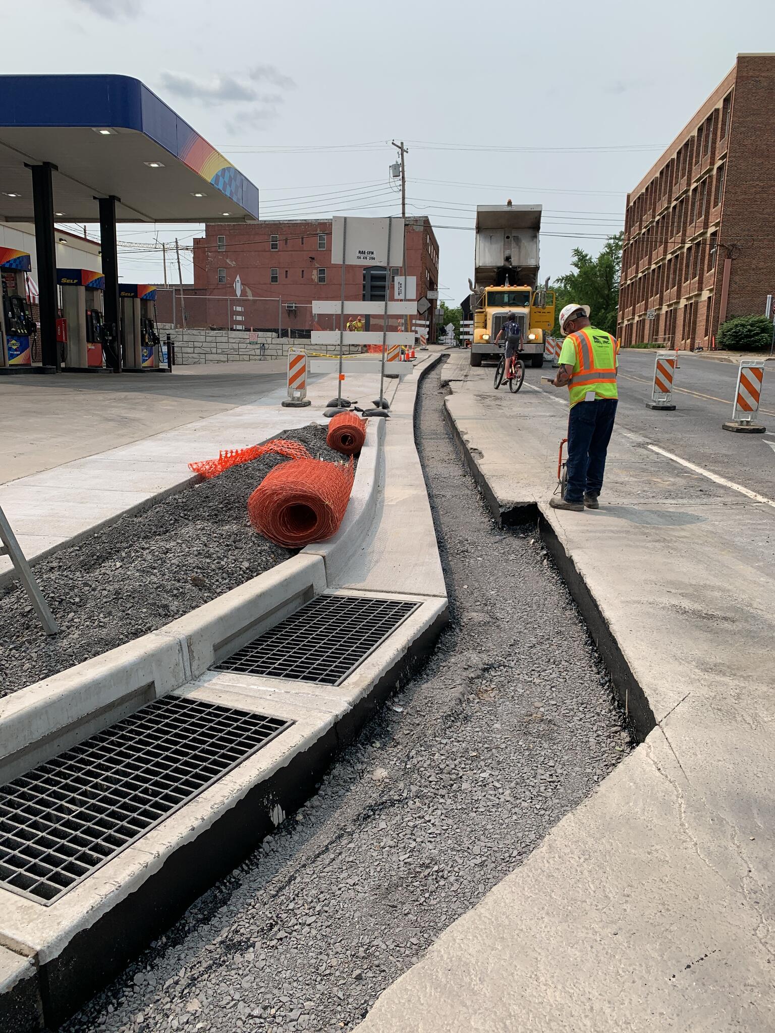 Work between College and Beaver Avenues on the south/eastbound lanes of ...