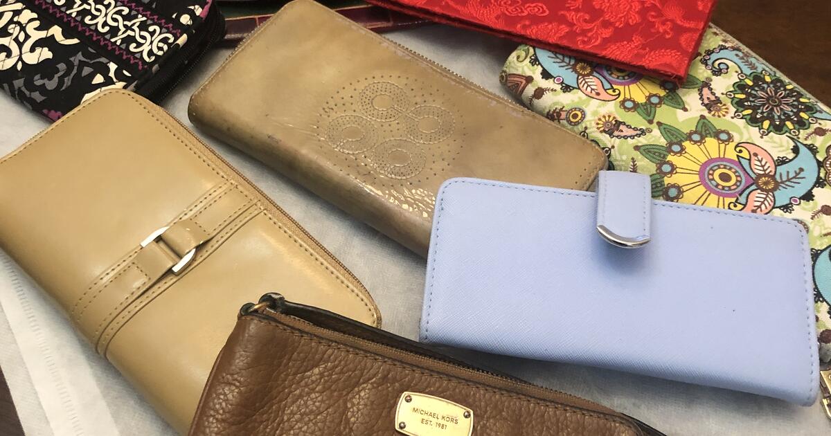 women's wallets for $2 in Arlington, TX | For Sale & Free — Nextdoor