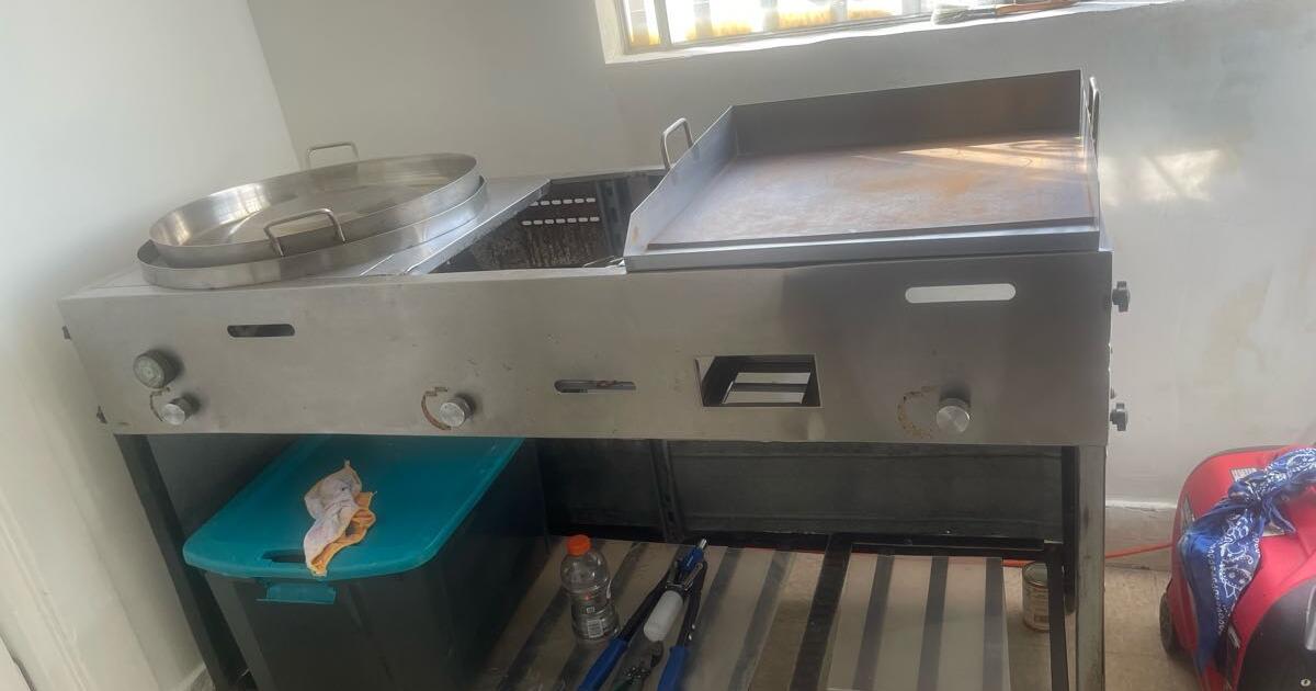 Kitchen with plancha and Large Mexican Style Concave Comal Griddle ...