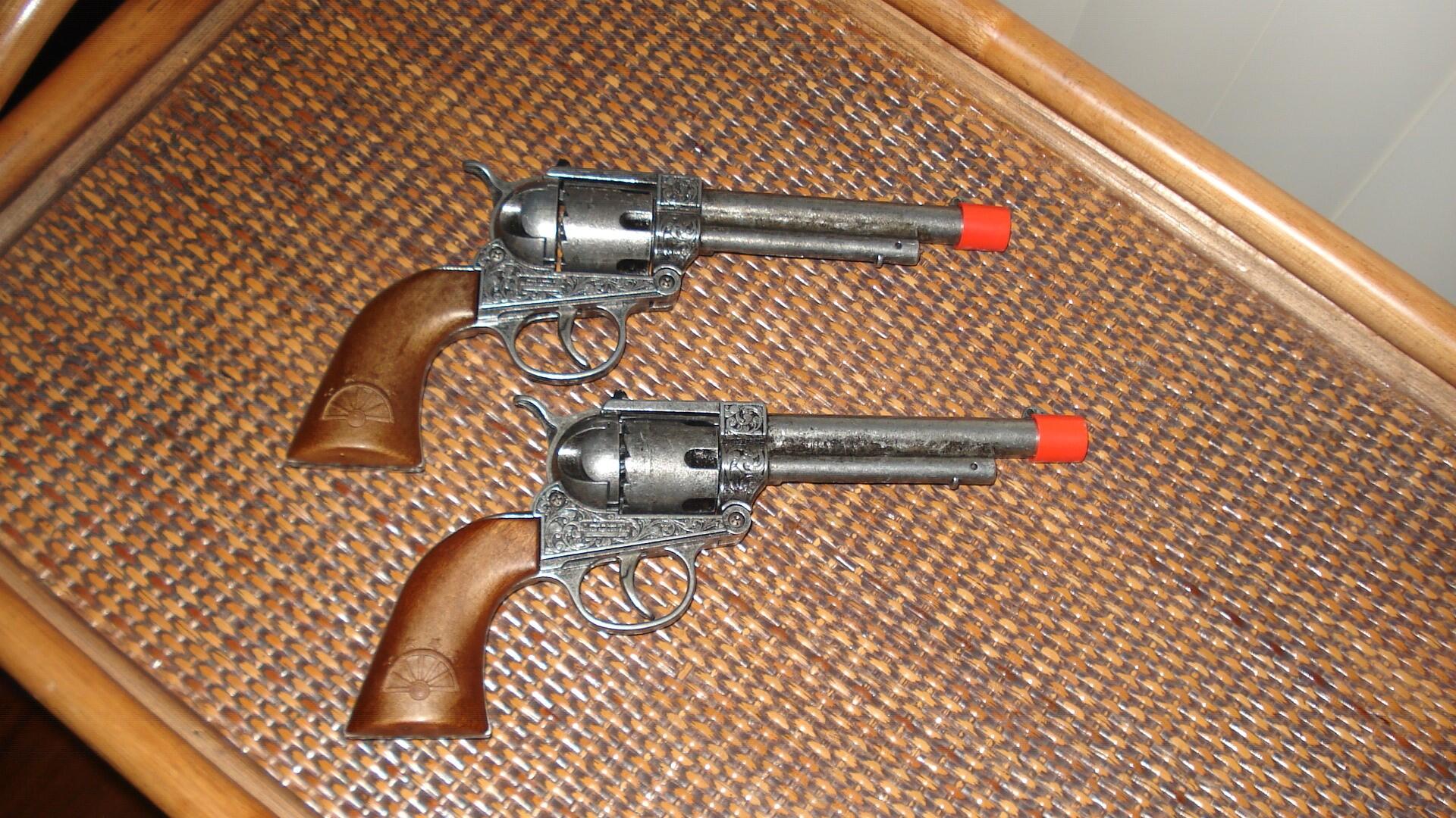 Set of 2 Edison Giocattoli Cap Gun Toy Pistol Revolving 12 shot Italy ...