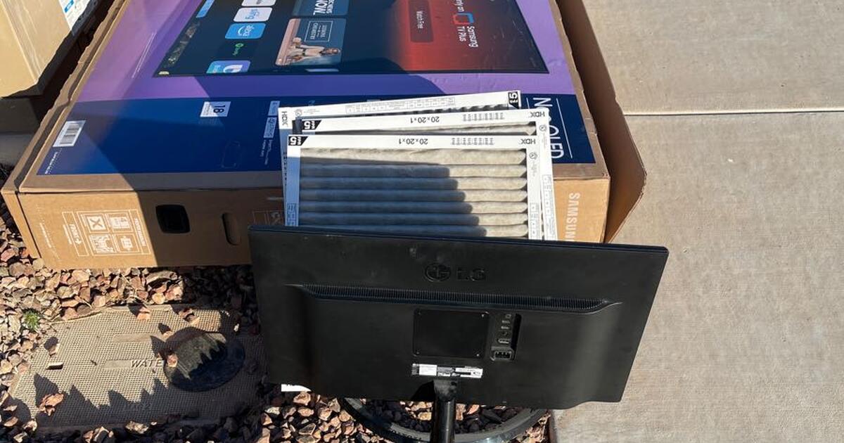 Samsung Smart TV Box 85” moving box and computer monitor for Free in ...