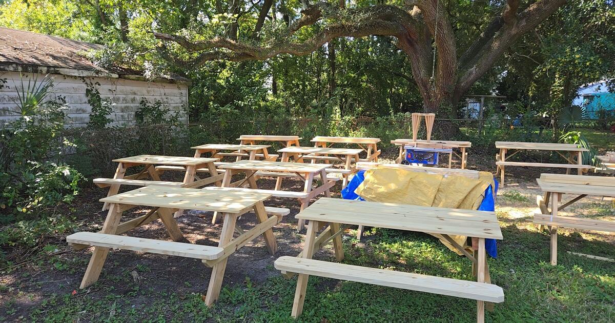 Camp tables: If you buy them all, I give a good prison, you just have ...
