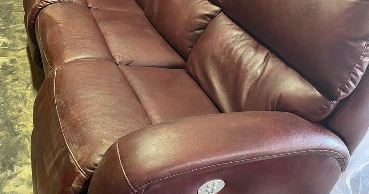 Michael Allen couch perfect condition $300 in Lake Havasu City, AZ ...