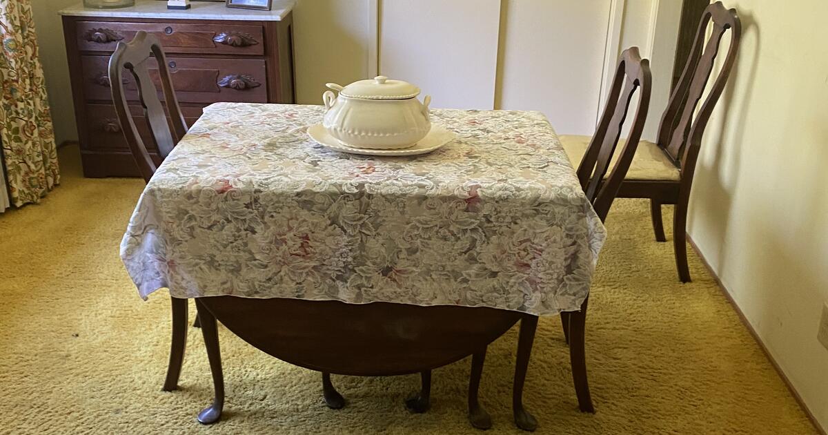 Free - Drop Leaf Dining Room Table with matching Buffet and Chairs. for ...