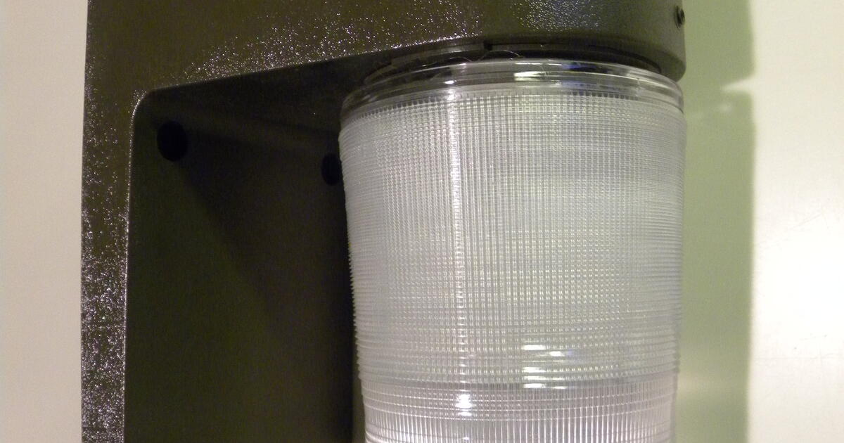 Outdoor Light Fixture / 50 watt High Press. Sodium / Commercial Grade ...