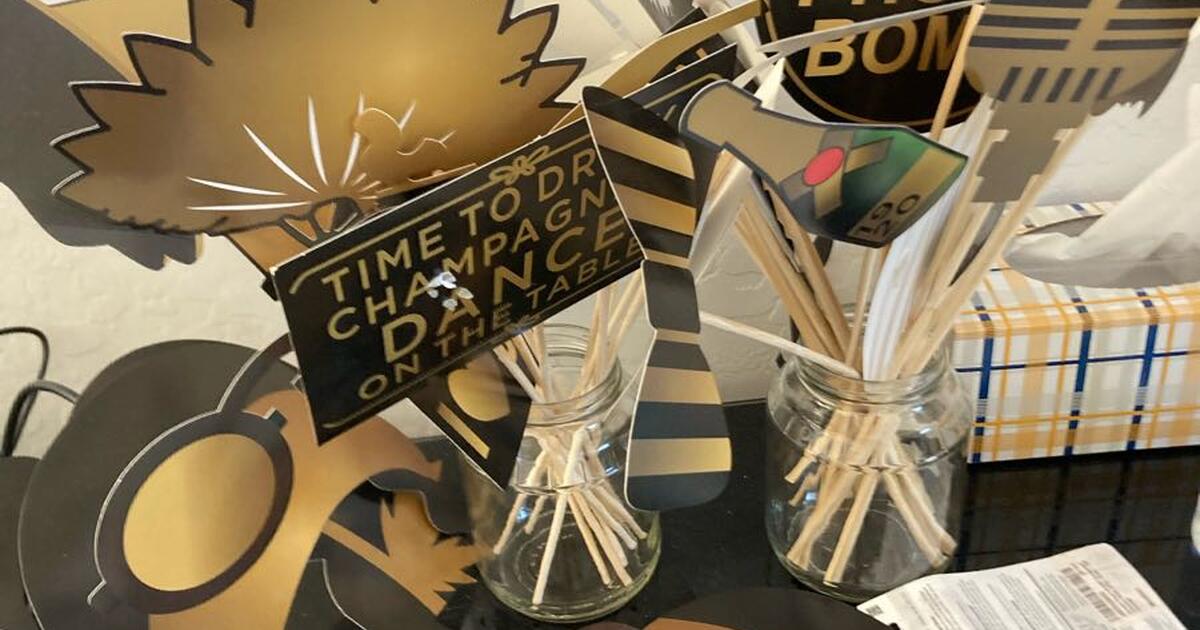 1920’s Photo Booth props for Free in Mesa, AZ | For Sale & Free — Nextdoor