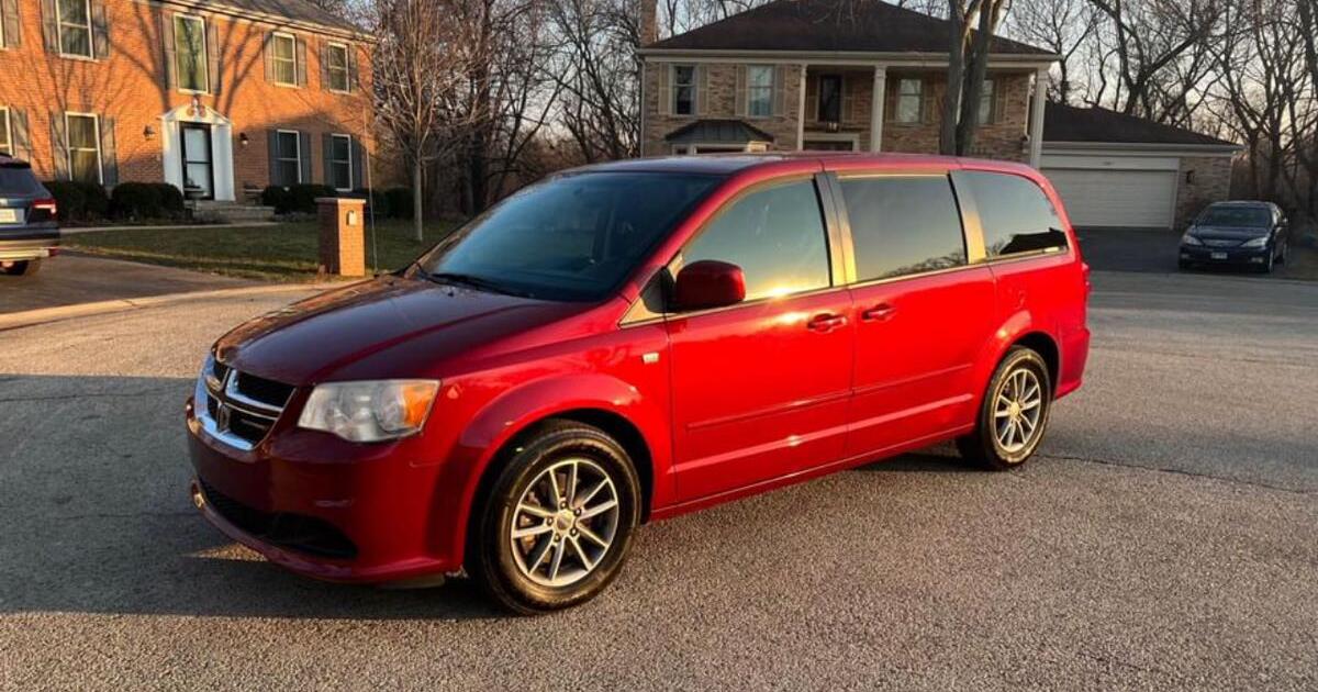 2014 Red Dodge Minivan for $6500 in Barrington, IL | For Sale & Free ...